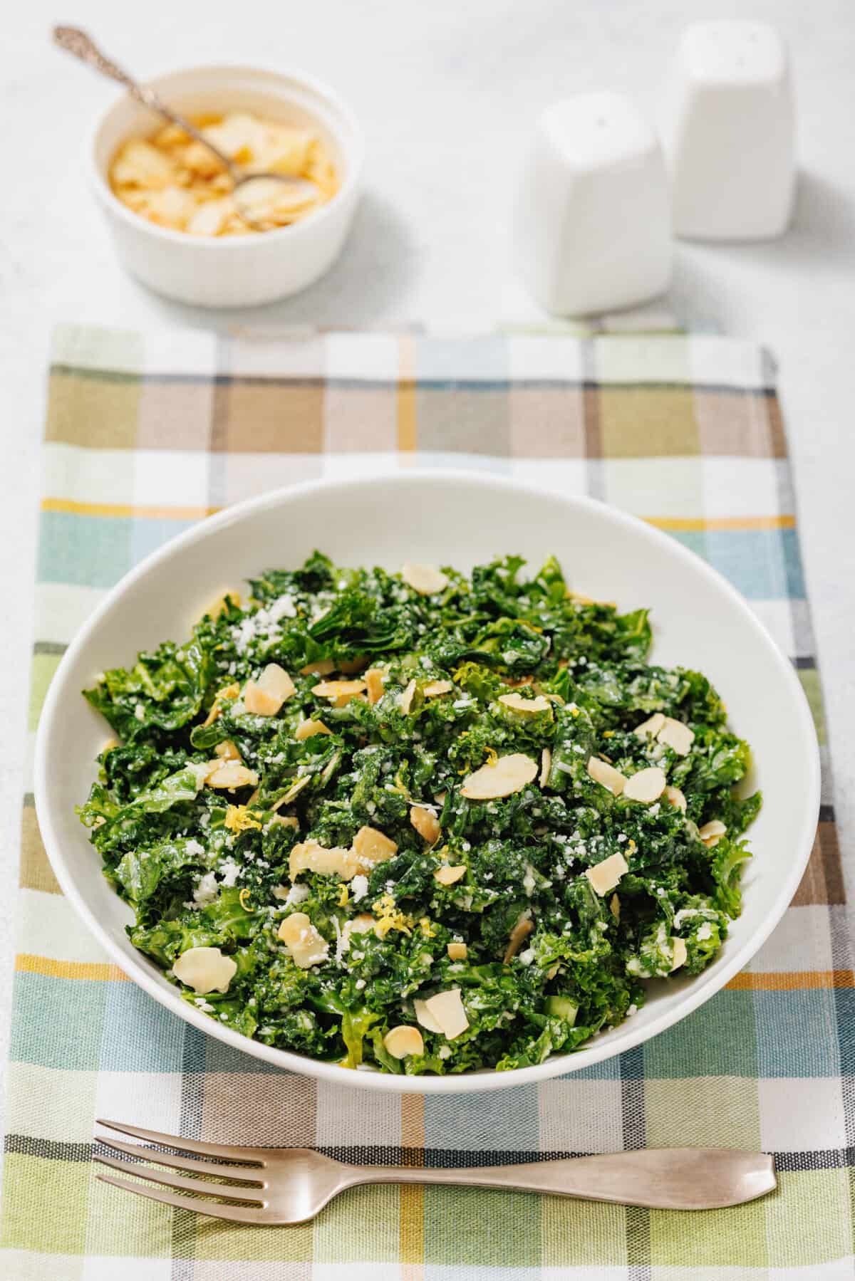 Kale Salad with Lemon That Actually Tastes Amazing - The Bite Stuff