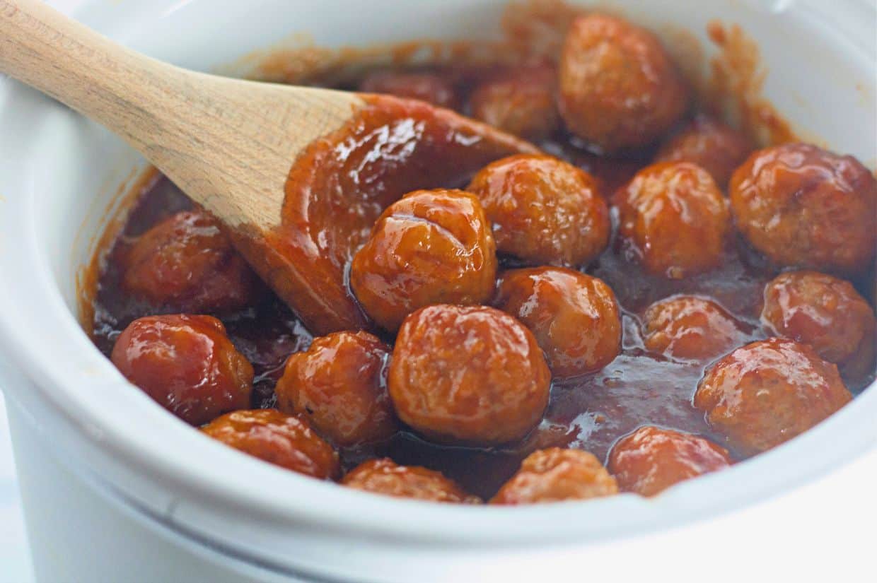 Slow Cooker Honey-Garlic Meatballs - The Bite Stuff